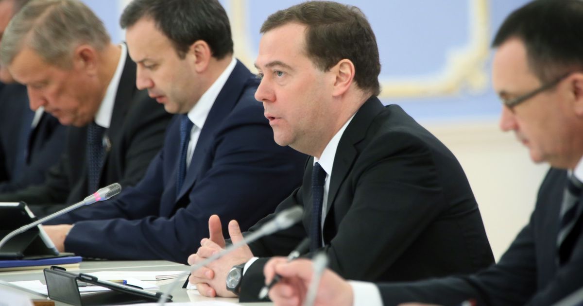 Медведев о референдуме Зеленского: последствия для переговоров с Россией