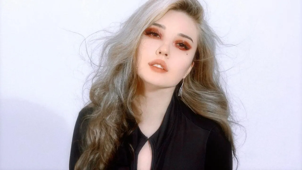 Dead Blonde: биография, чем известна, лучшие песни исполнительницы | 360.ru